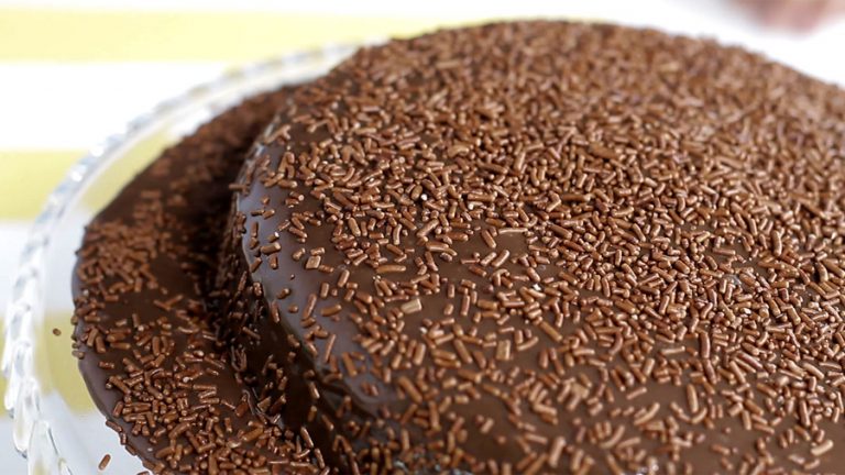 Bolo de brigadeiro: como fazer essa delícia de 4 formas diferentes